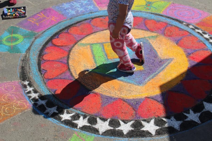 Working with the Community – Drawing on Earth: Chalk Drawing, Street ...